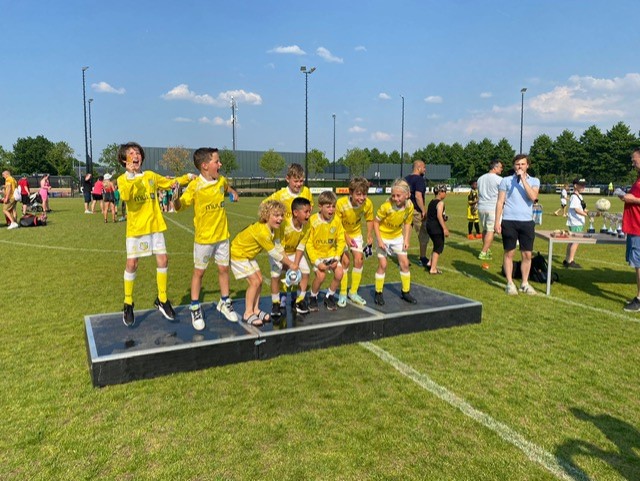 Spirit JO9-1 maakt grote indruk op internationaal toernooi in Oisterwijk | vv Spirit